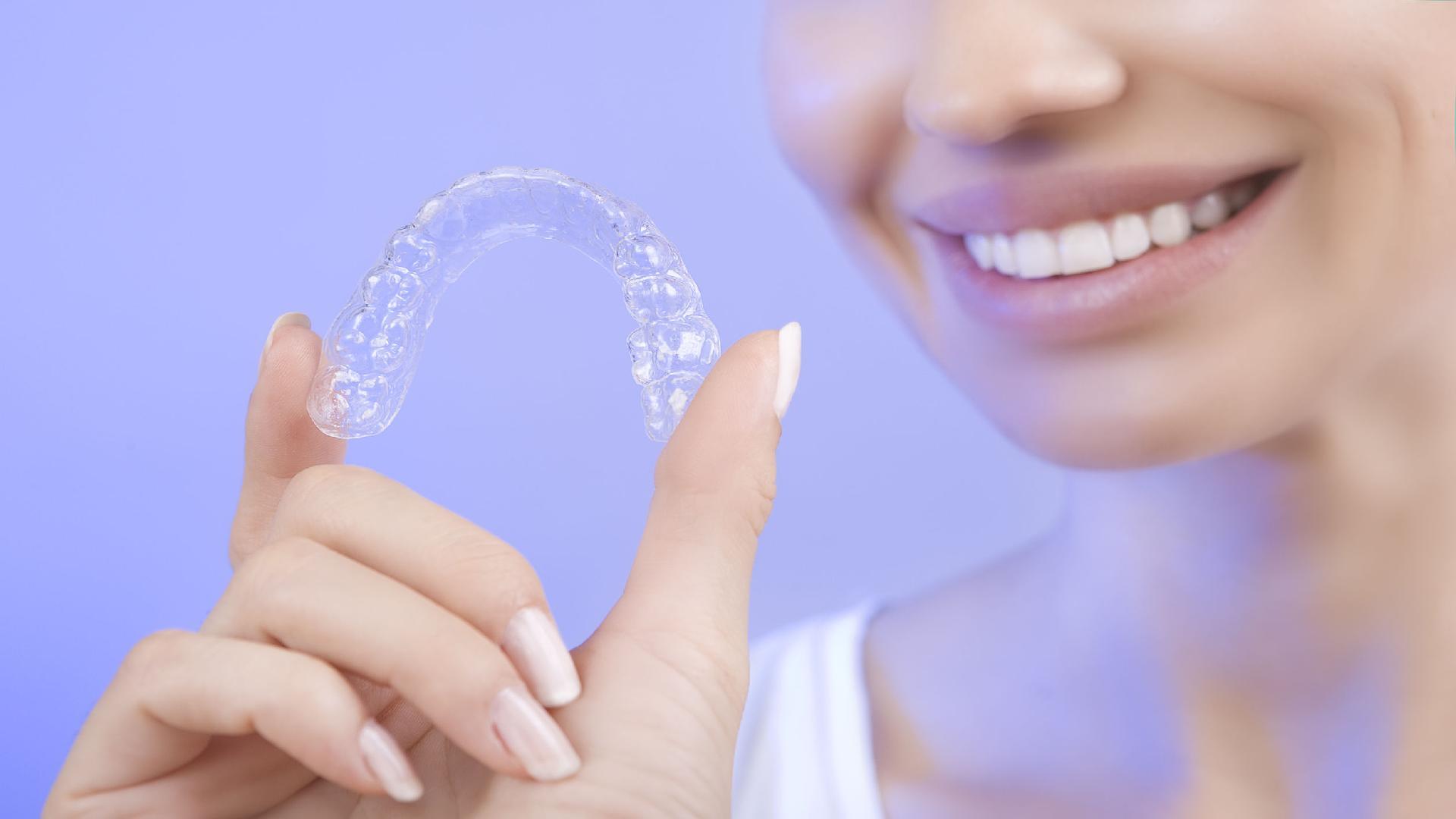 Dental Bridges and Invisible Braces: A Guide to Your Smile MakeoverBlog Hub